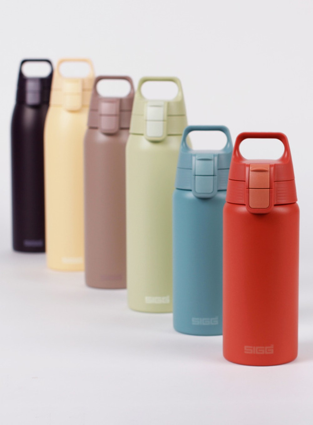 Butelka termiczna Sigg Shield Therm One 0,5 l - eco red 6022.40 - Equip ...