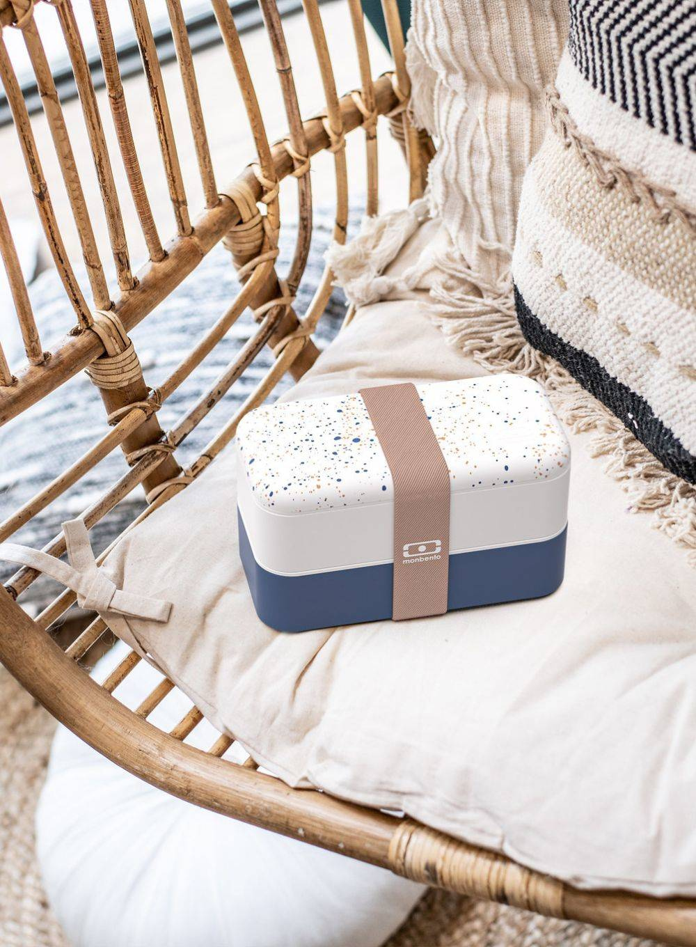 Zestaw prezentowy pojemnik na jedzenie MB Original Monbento The Bento Box + woreczek świąteczny ...